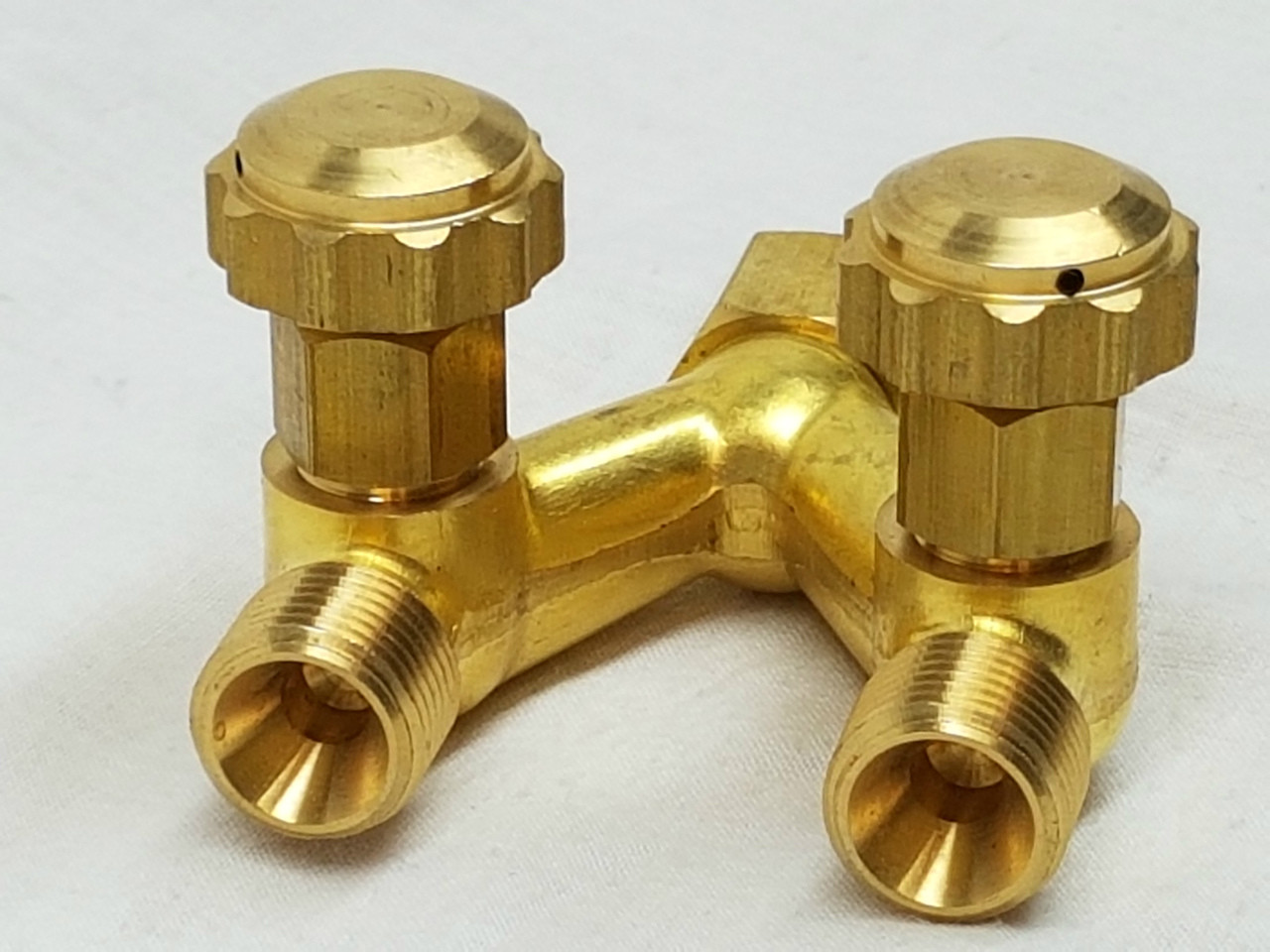 Argon/Oxygen 2 Way Outlet With Valves - WeldPlus