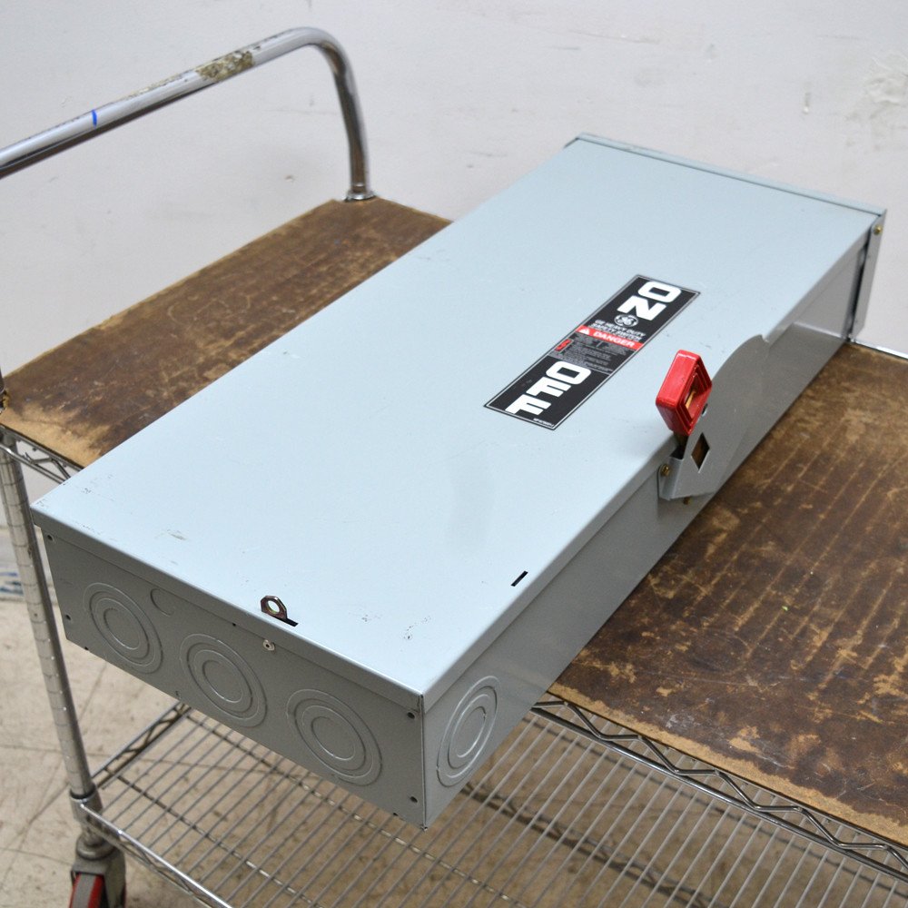 General Electric THN3364R Heavy-Duty Safety Switch Model 10 200A 600V ...