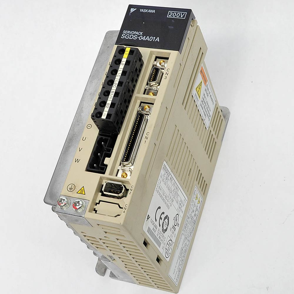 Yaskawa SGDS-04A01A Servopack VFD Motor Drive Phase Converter 400W 1/2HP Output