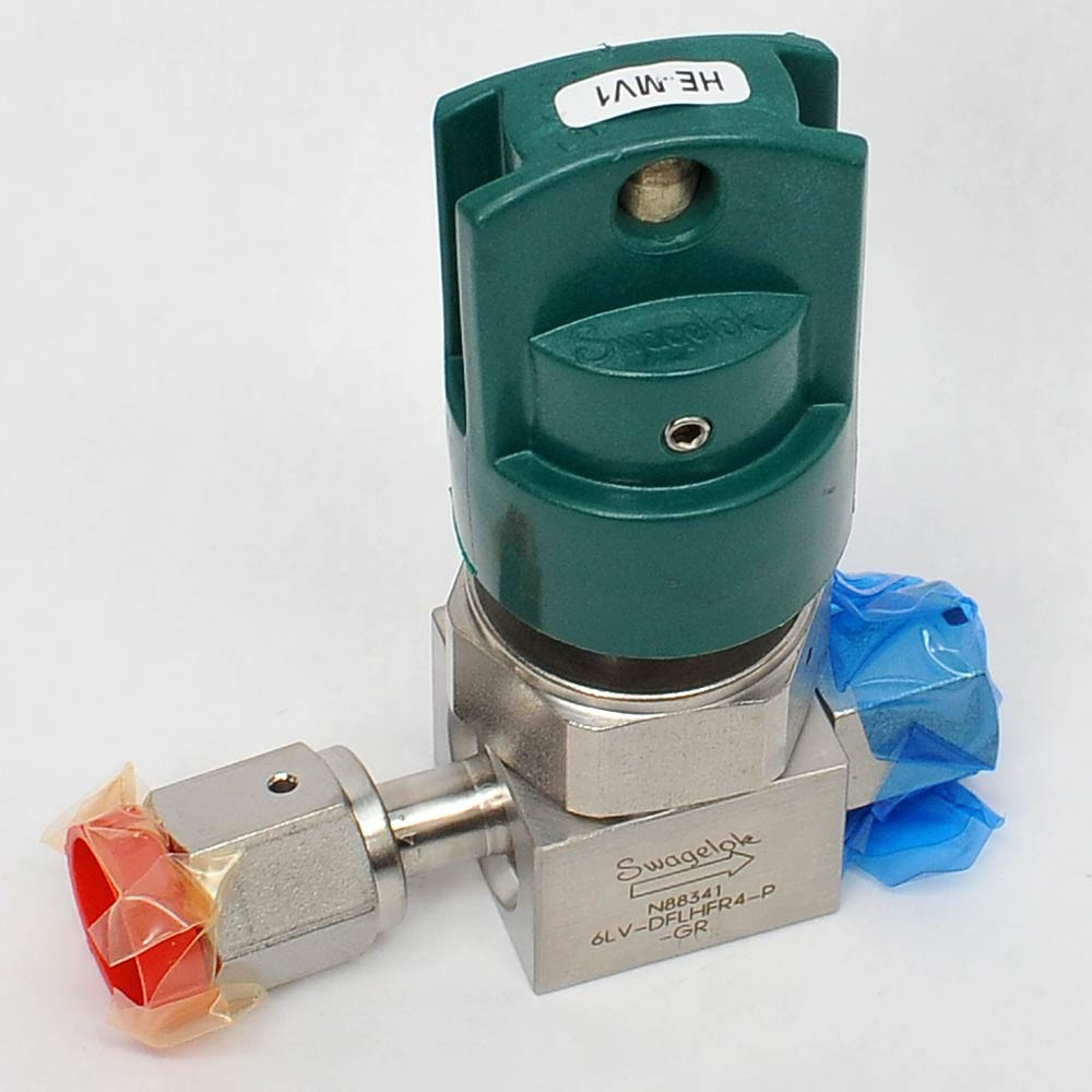 Swagelok 6LV-DFLHFR4 Manual 3/4-Turn Valve Locking 316L Stainless 1/4" VCR