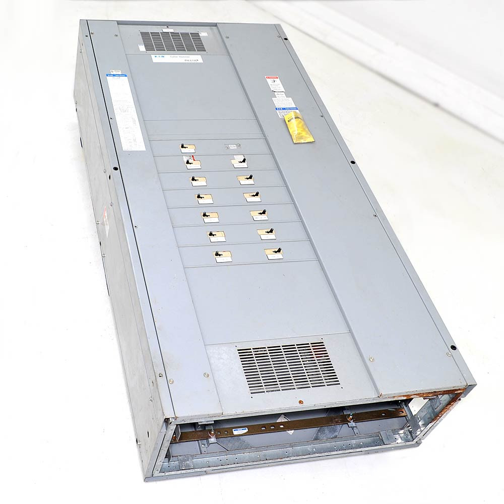 Eaton Pow-R Line Switchboard 800A 208Y/120V +13pcs 3phase MCCB Breakers ...