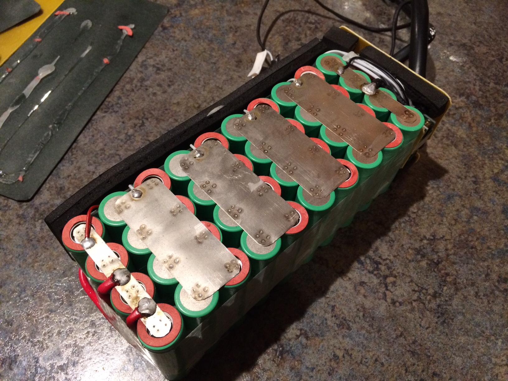 What's inside an Expedition e-bike battery? - Hilleater.ca