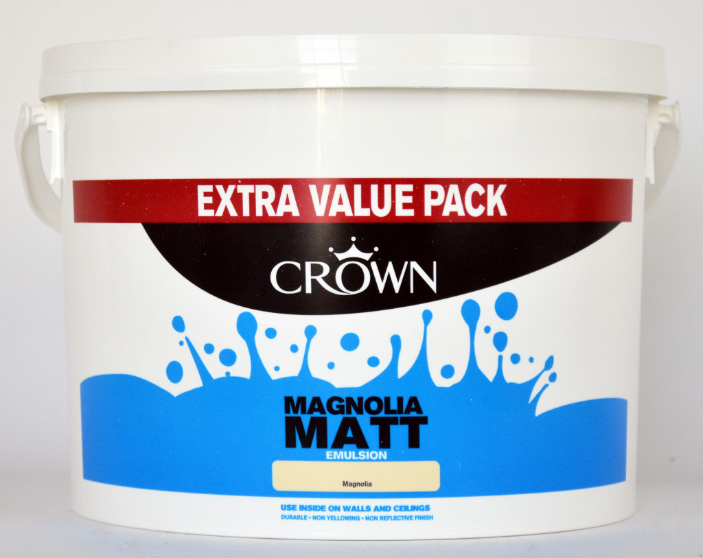 Crown Matt Emulsion 7.5L Magnolia - Claymore Limited