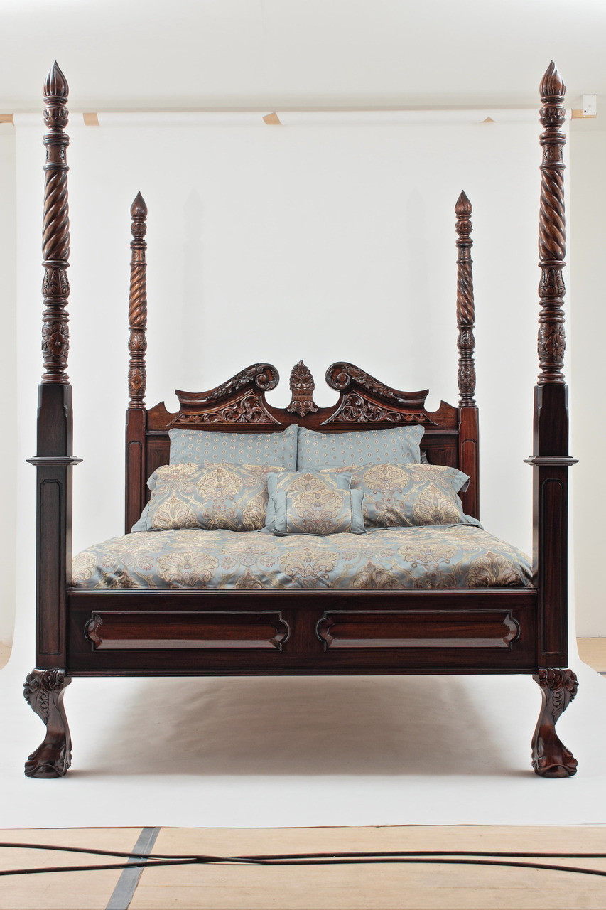 Chippendale bedroom furniture store