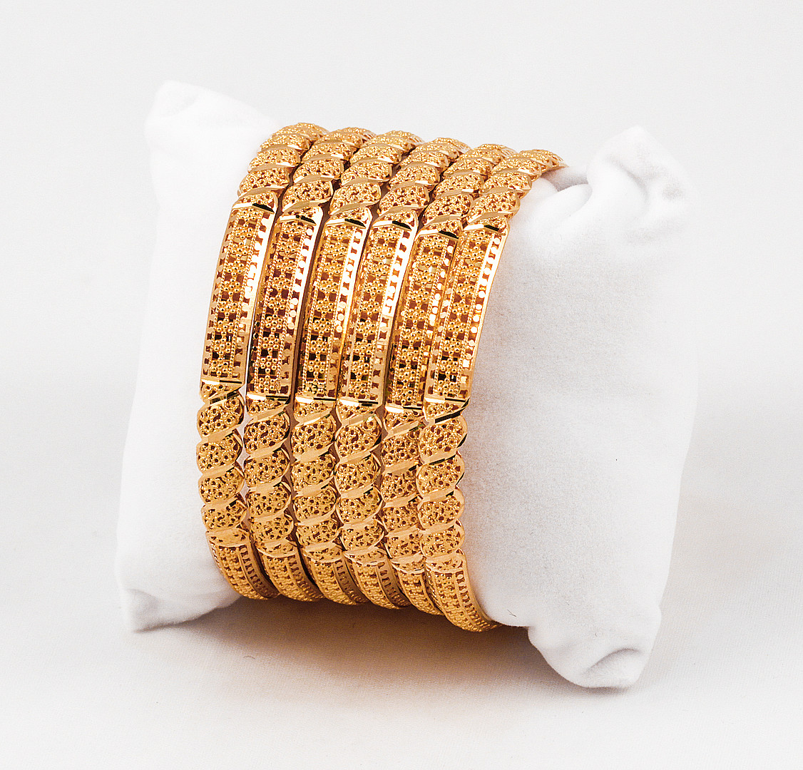 YELLOW GOLD BANGLES, SET OF 6, 21K, Size: Large , Weight: 101.1g ...
