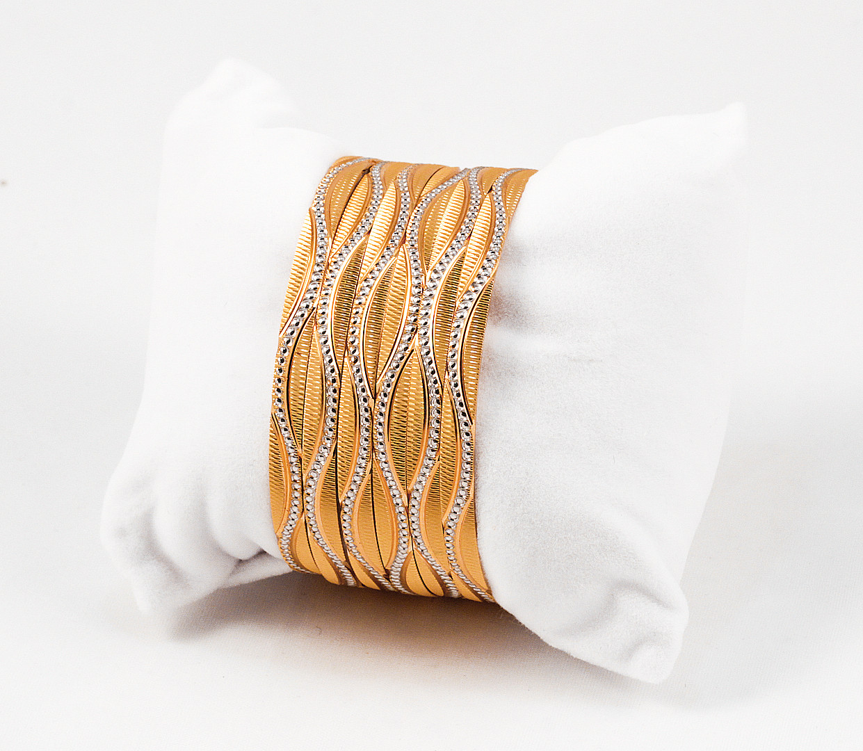 YELLOW GOLD BANGLES, SET OF 6, 21K, Size: Medium, Weight: 73.8g ...