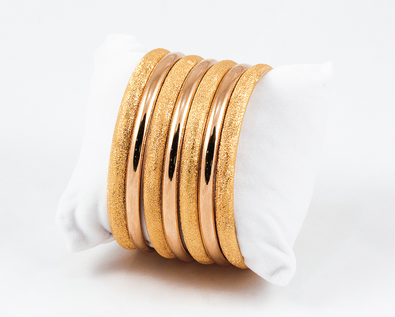 YELLOW GOLD BANGLES, SET OF 6, 21K, Size: x-Large, Weight: 80.5g ...