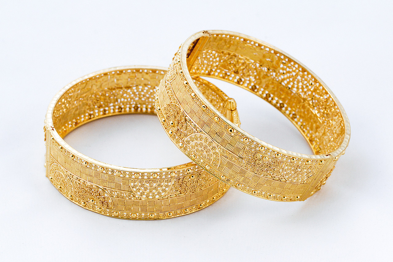 YELLOW GOLD INDIAN STYLE BANGLES, 21K, Size: Medium, Weight: 72.7g ...
