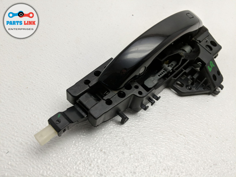 2017-2021 AUDI Q7 REAR LEFT EXTERIOR DOOR HANDLE BRACKET OPENER GRAB ...