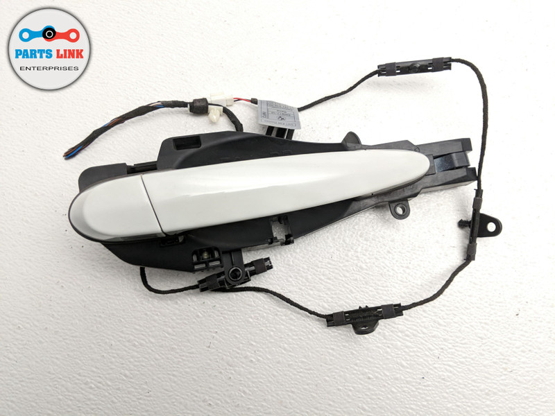 2013-2015 BMW X1 35I E84 REAR RIGHT PASSENGER OUTER DOOR HANDLE BRACKET ...