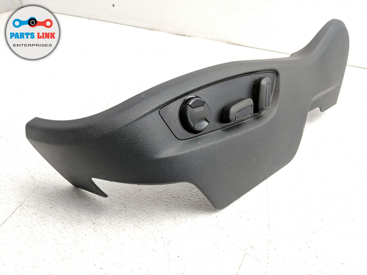 2011-2012 VOLKSWAGEN TOUAREG 7P FRONT LEFT DRIVER SEAT BOTTOM TRIM W ...