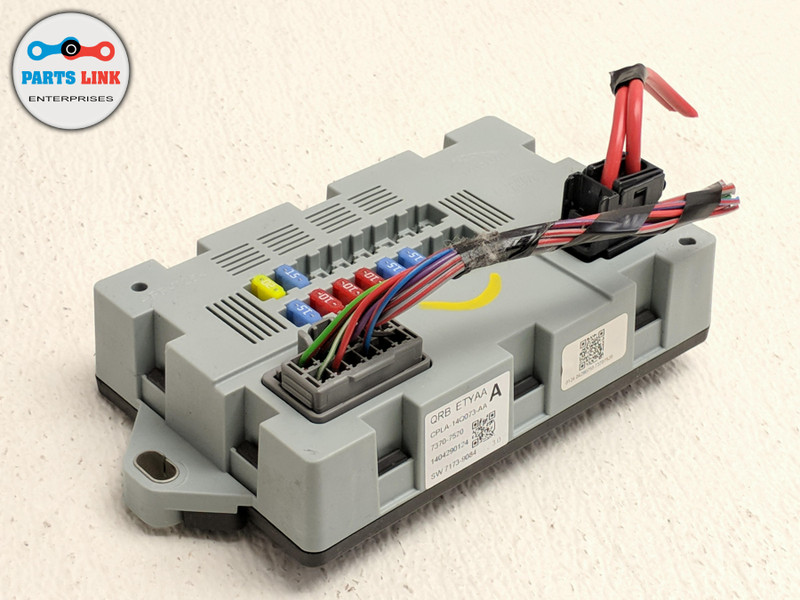 2014-2015 RANGE ROVER SPORT L494 REAR RIGHT CARGO QUARTER FUSE BOX ...