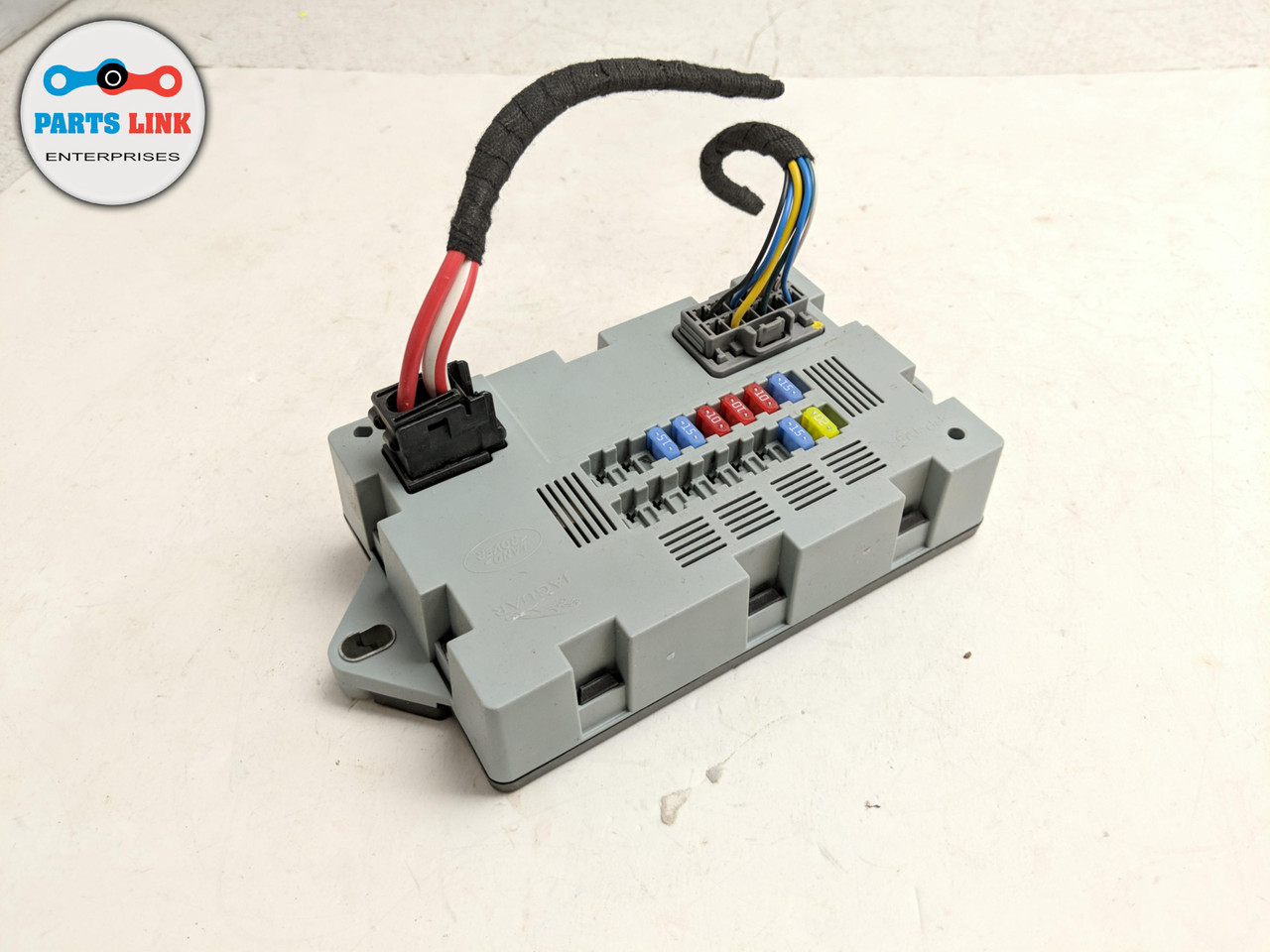 2018-2019 RANGE ROVER VELAR L560 REAR RIGHT CONTROL MODULE FUSE BOX ...