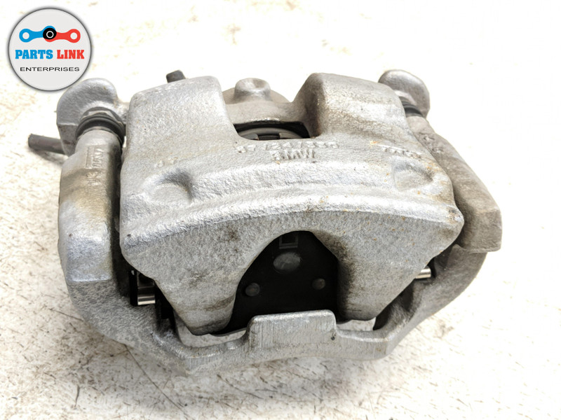 2016-2019 BMW X1 F48 FRONT RIGHT PASSENGER BRAKE CALIPER BRACKET PADS ...
