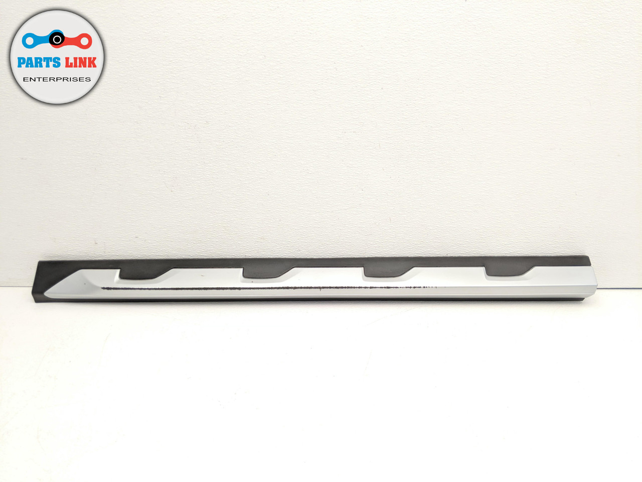 2018-2019 BMW X3 G01 FRONT RIGHT PASSENGER LOWER DOOR TRIM MOLDING ...