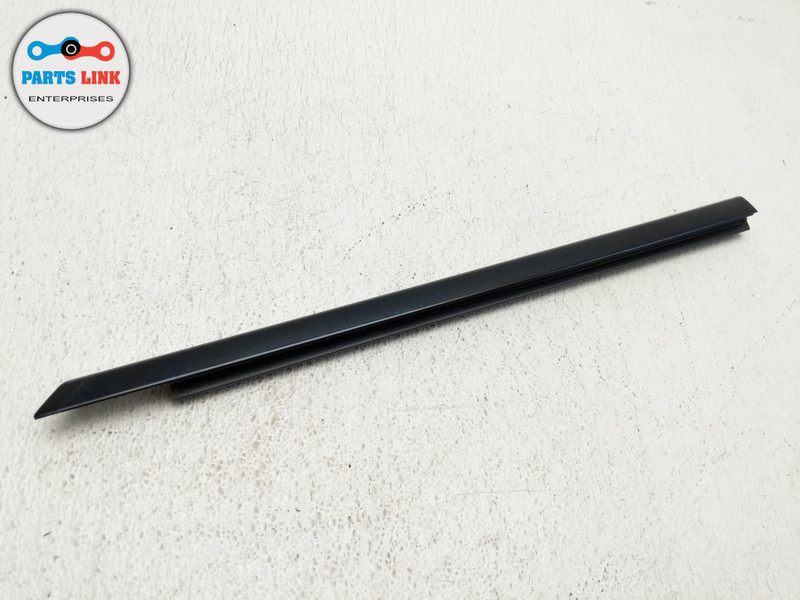 2013-2019 MERCEDES SL550 R231 REAR RIGHT QUARTER WINDOW GLASS SEAL BELT ...
