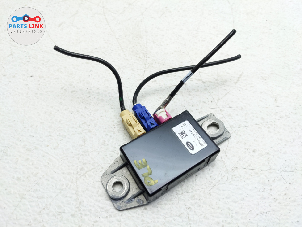 2020-2021 RANGE ROVER EVOQUE REAR RIGHT QUARTER RADIO ANTENNA AMPLIFIER ...