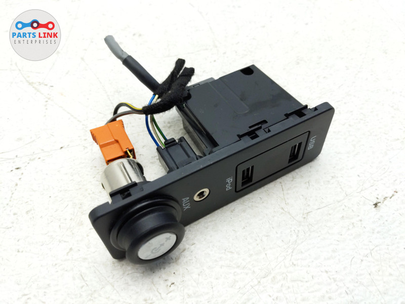 2012-2016 RANGE ROVER EVOQUE CONSOLE JACK AUDIO AUX USB PORT SOCKET ...