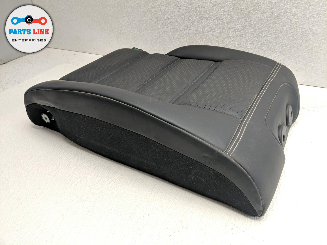 2014 15 16 17 MERCEDES CLS63 AMG S W218 REAR RIGHT SEAT UPPER BACK REST ...