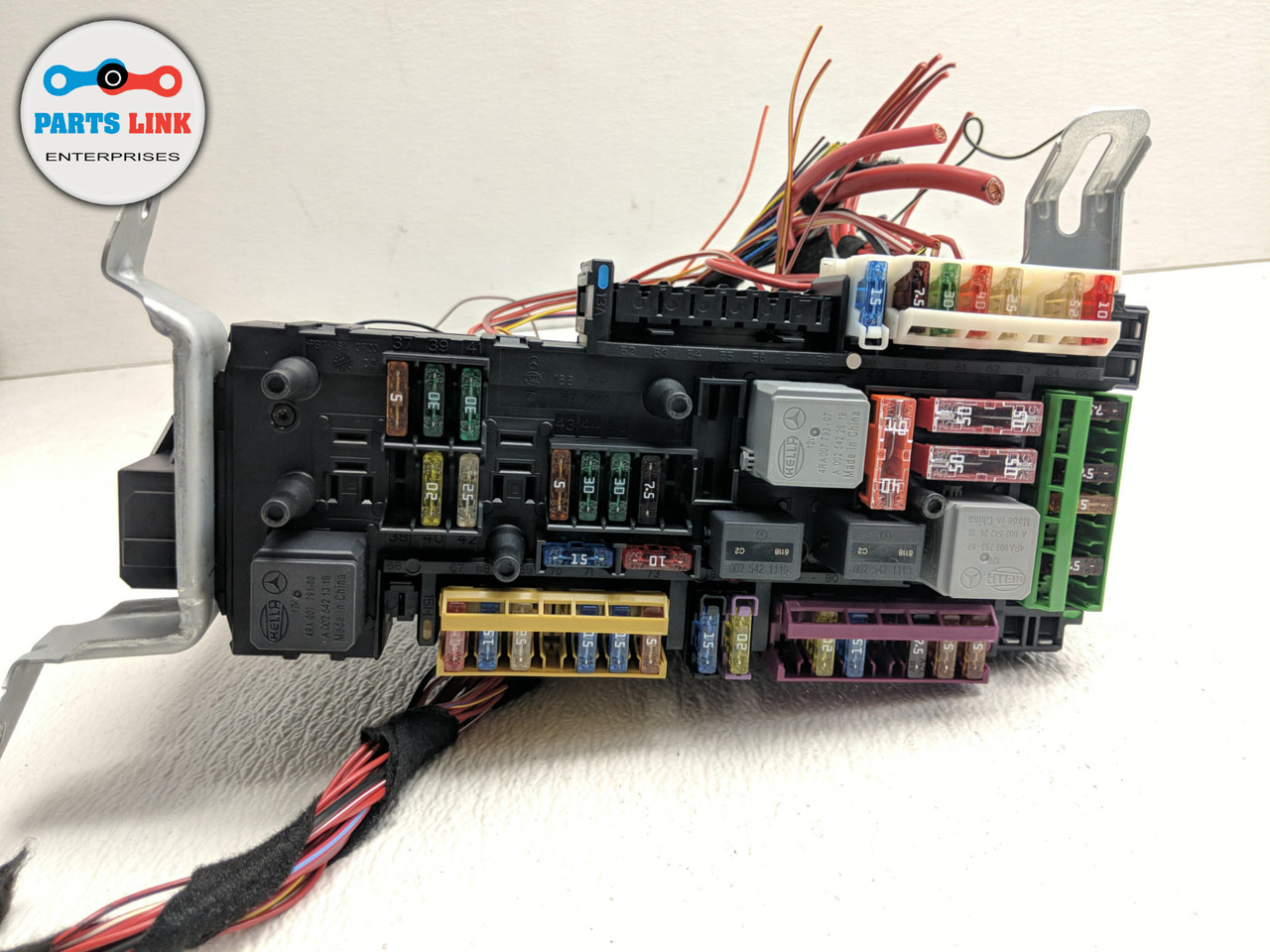 2015-2017 MERCEDES CLS63S AMG W218 REAR RIGHT QUARTER FUSE BOX RELAY ...