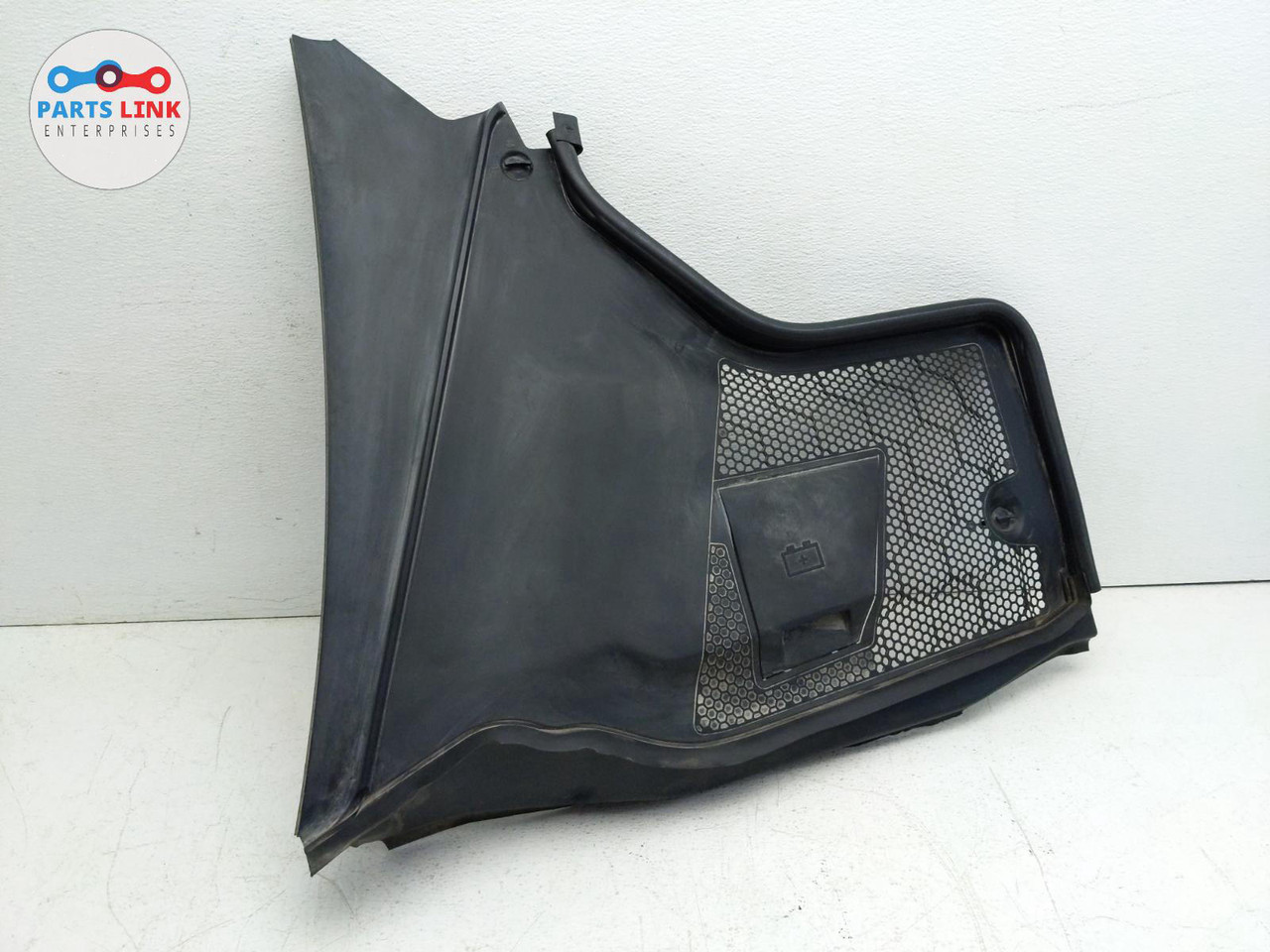 2016-2020 MERCEDES C63 S AMG W205 FRONT RIGHT COWL PANEL BATTERY ACCESS ...