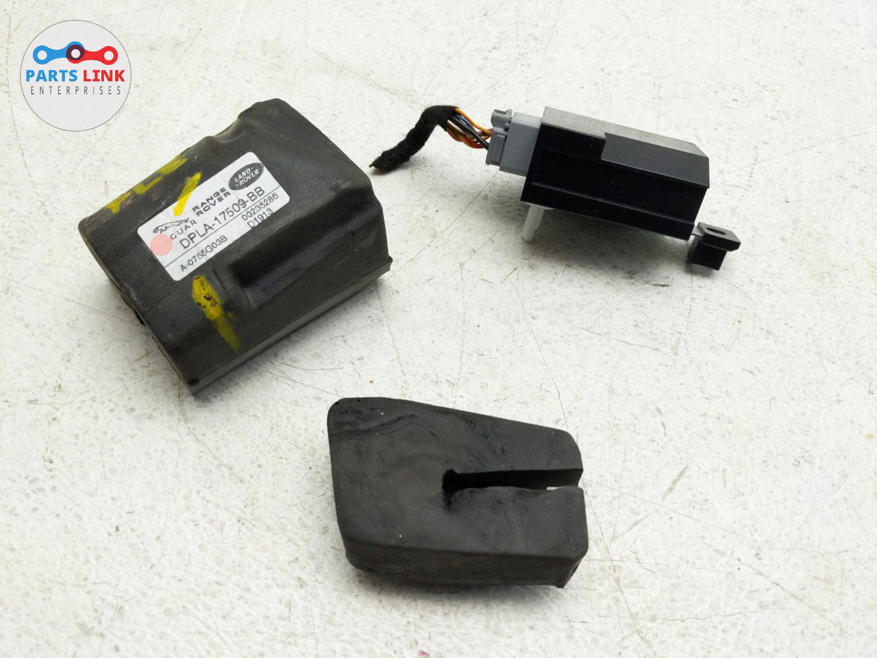 14-19 RANGE ROVER SPORT L494 REAR RIGHT ANTENNA CONTROL MODULE BRAIN ...