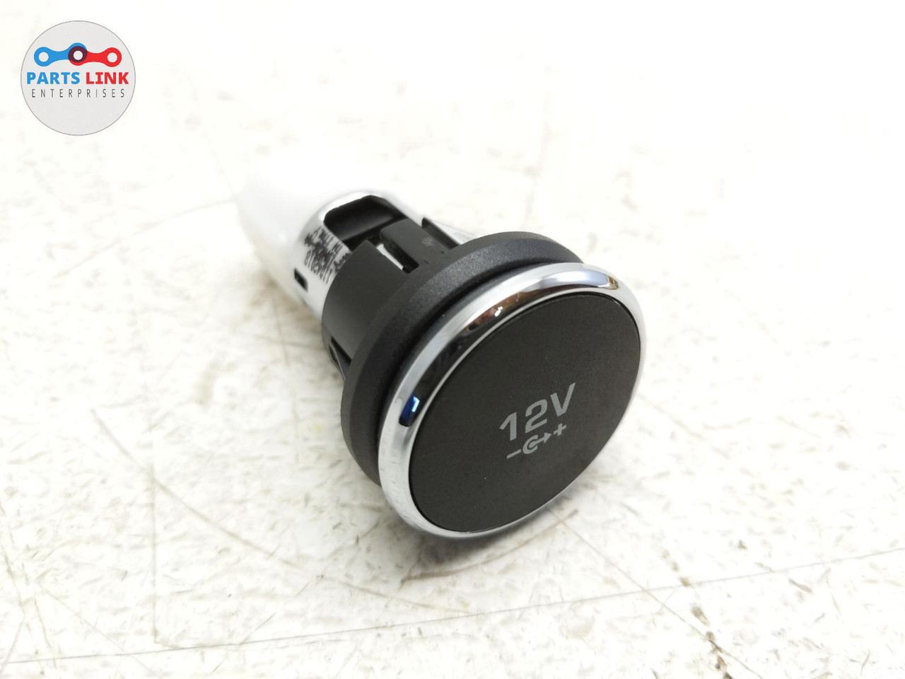 17-19 LAND ROVER DISCOVERY L462 CENTER CONSOLE 12V AUX PORT POWER ...