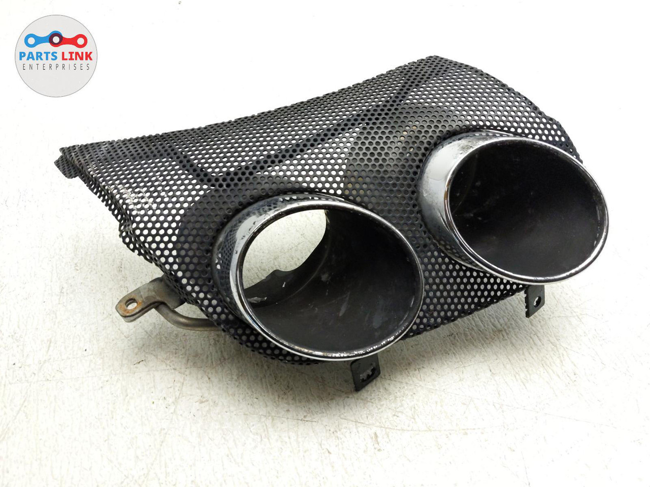 2017-20 MASERATI LEVANTE REAR RIGHT BUMPER MUFFLER EXHAUST MESH TIP ...
