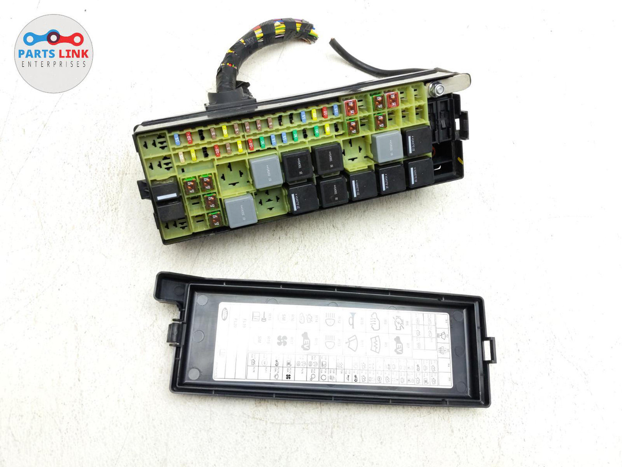 2014-2015 RANGE ROVER L405 FRONT RIGHT ENGINE COWL FUSE BOX POWER RELAY ...