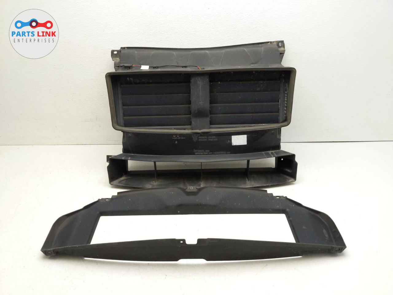 2017-2020 MASERATI LEVANTE RADIATOR SHROUD VENT SHUTTER GRILLE AIR ...