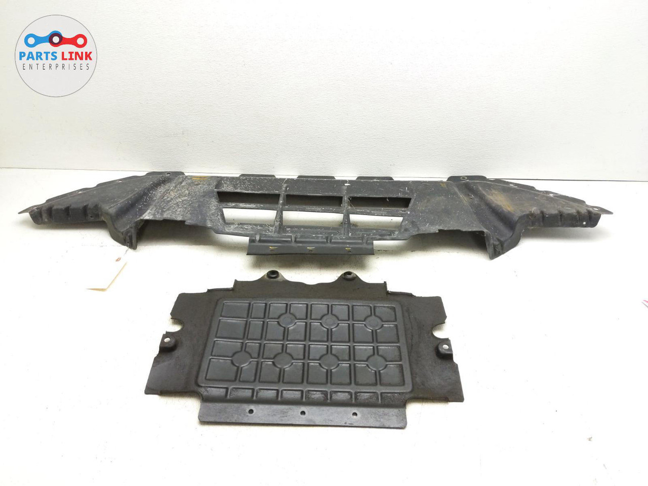 17-20 MASERATI LEVANTE FRONT UNDER BUMPER RADIATOR LOWER COVER SPLASH ...