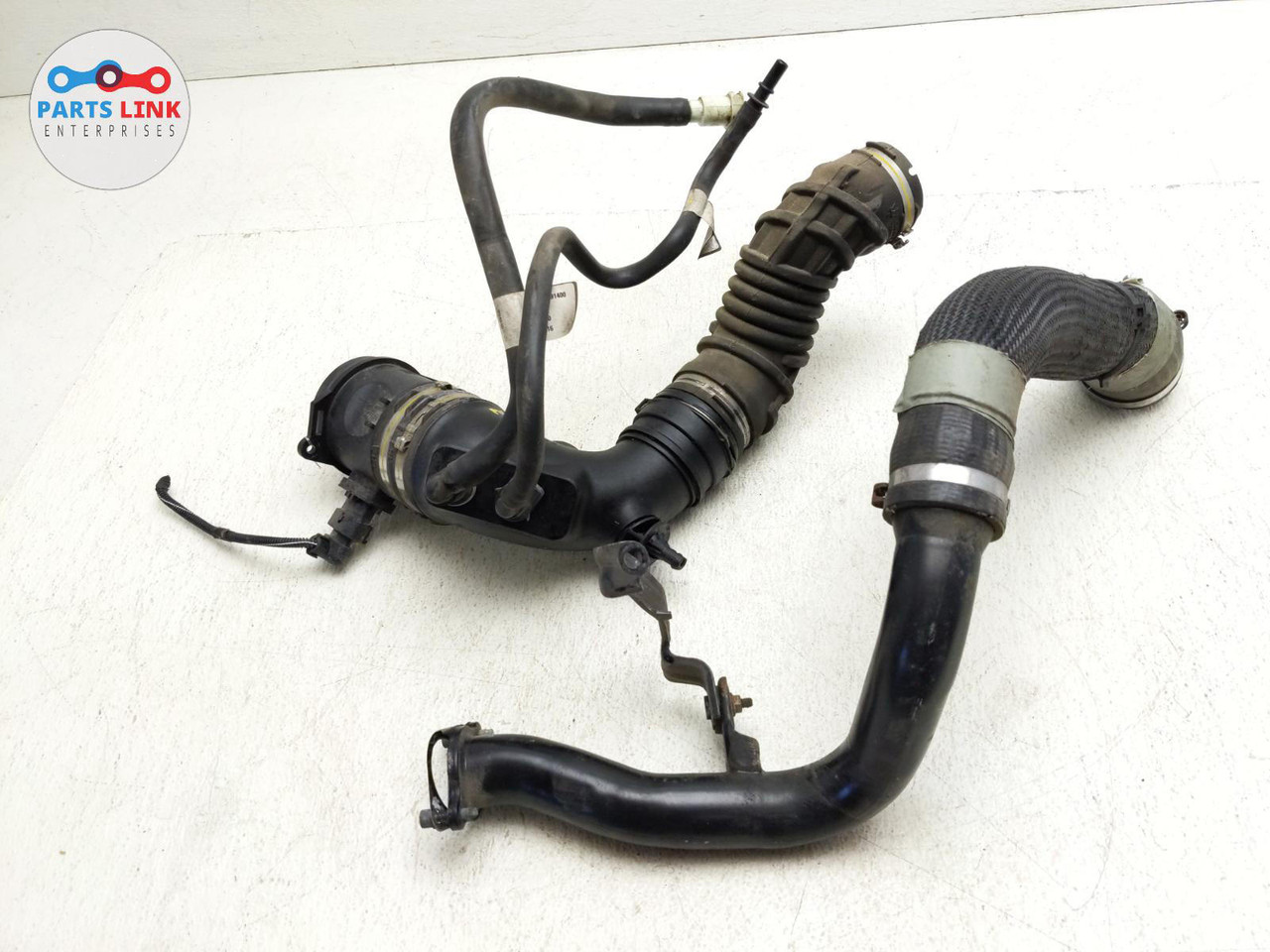 2017-2020 MASERATI LEVANTE RIGHT TURBOCHARGER INTAKE HOSE PIPE MASS ...