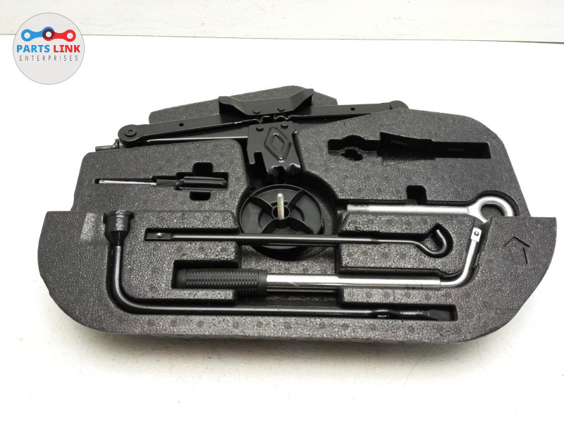 2017-20 MASERATI LEVANTE REAR TRUNK TOOL JACK EMERGENCY LIFTING KIT ...