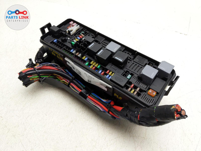 2017-20 LAND ROVER DISCOVERY L462 RIGHT QUARTER FUSE BOX POWER RELAY ...