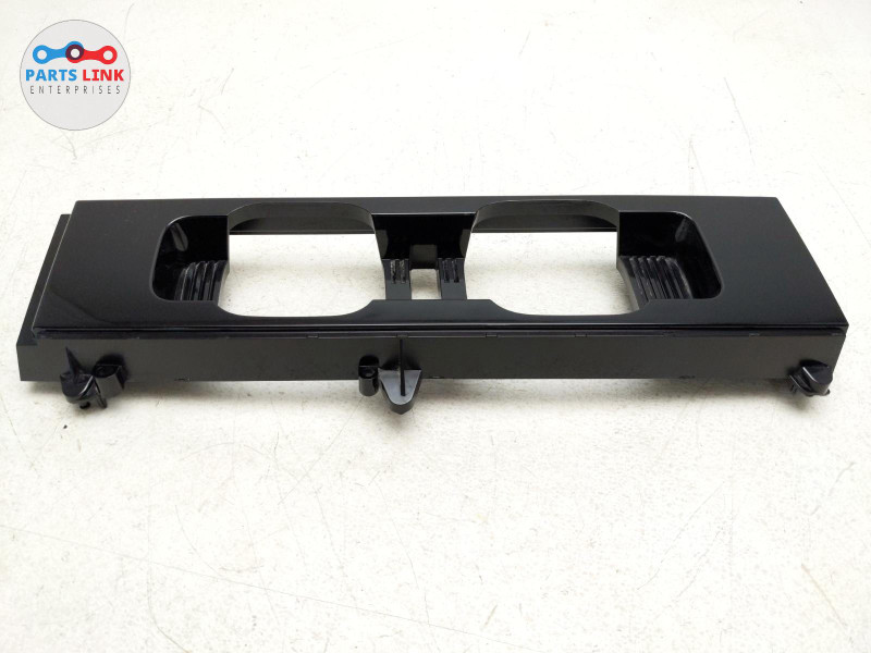 20-23 LAND ROVER DEFENDER REAR LEFT QUARTER TRIM TAILLIGHT MOLDING ...