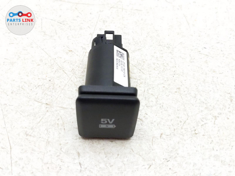 2018-2021 RANGE ROVER SPORT REAR CENTER CONSOLE 5V POWER CHARGING ...