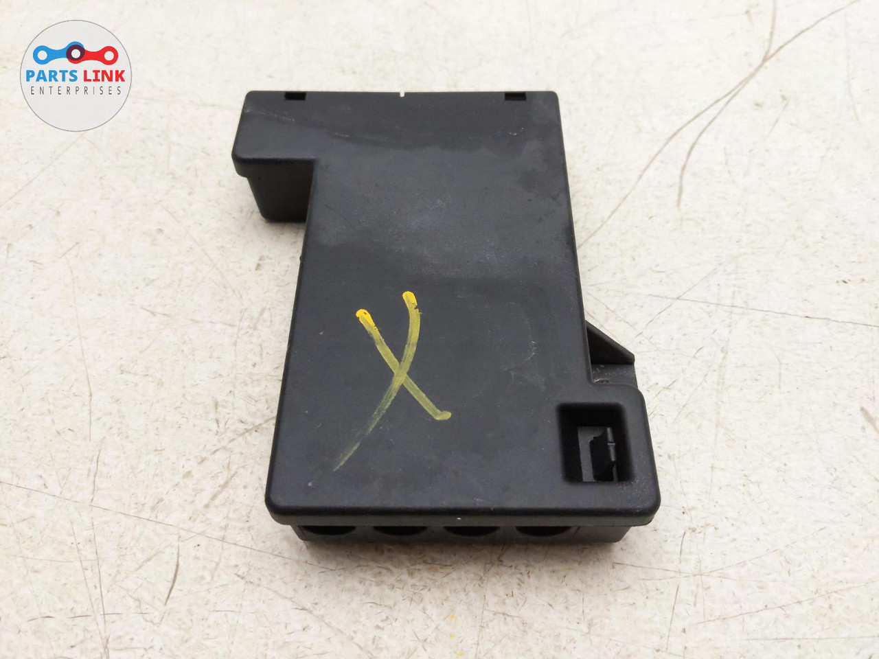 2016-2020 BENTLEY BENTAYGA JUNCTION FUSE BOX CONTROL MODULE POWER RELAY ...