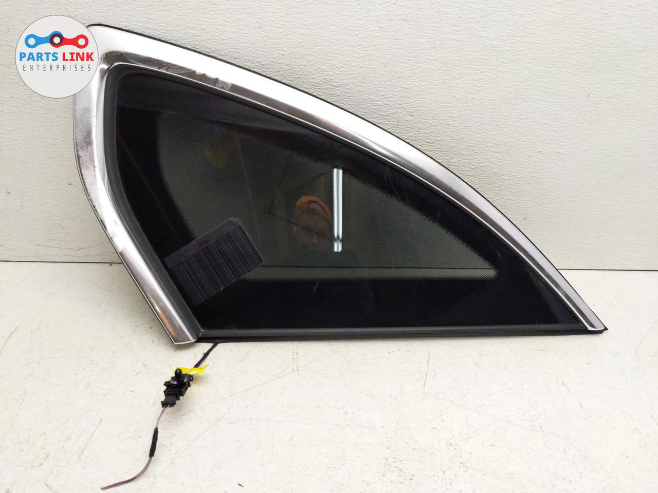 2016-2020 BENTLEY BENTAYGA REAR RIGHT QUARTER GLASS SIDE WINDOW VENT ...
