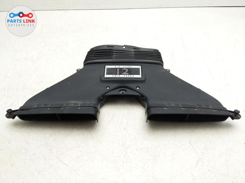 2016-2020 BENTLEY BENTAYGA AIR INTAKE FILTER CLEANER DUCT AIR CROSS ...