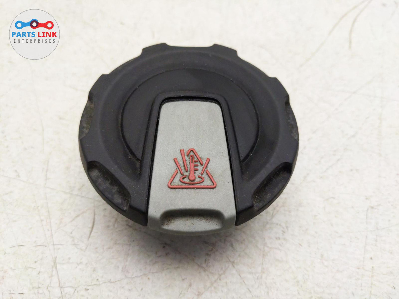 2016-20 BENTLEY BENTAYGA ENGINE RADIATOR COOLANT CAP WATER BOTTLE ...