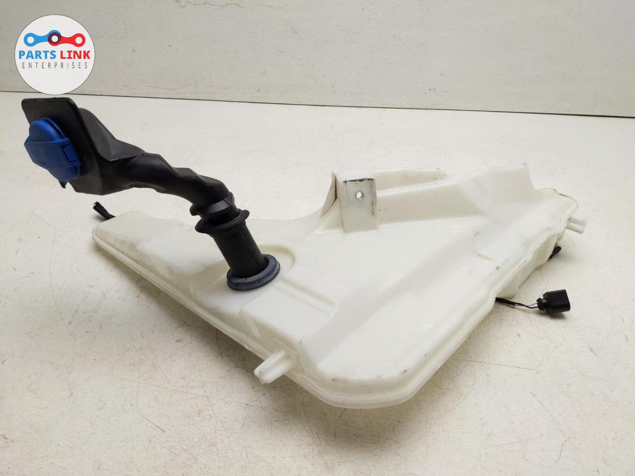 2019-2021 PORSCHE CAYENNE WINDSHIELD WASHER BOTTLE TANK RESERVOIR NECK ...