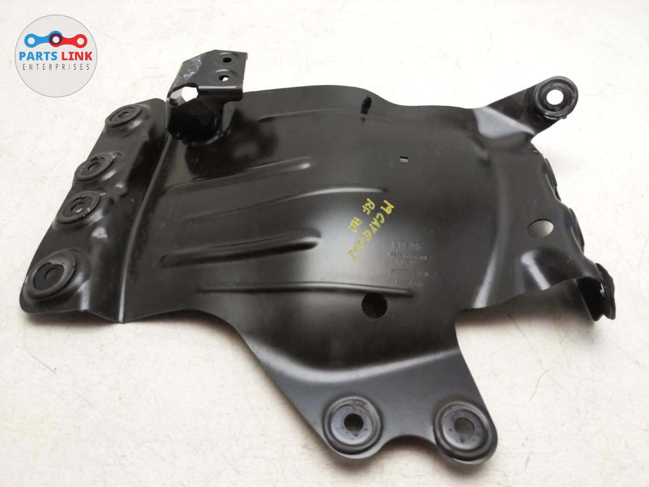 2019-21 PORSCHE CAYENNE FRONT RIGHT WHEELHOUSE PLATE REINFORCEMENT BRACKET 9Y0