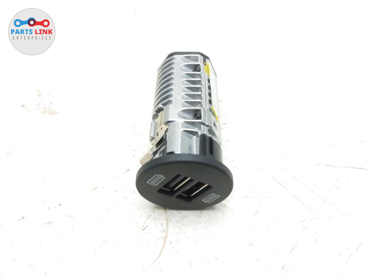 2019-2021 PORSCHE CAYENNE REAR CONSOLE CHARGE PORTS USB POWER OUTLET ...