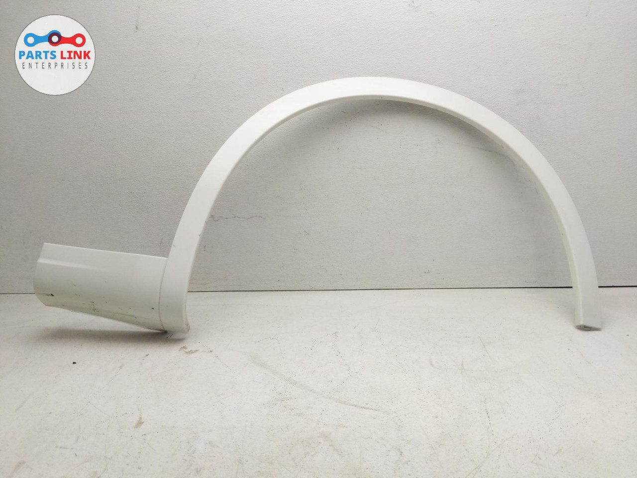 2017-2020 MASERATI LEVANTE FRONT RIGHT FENDER FLARE WHEEL ARCH MOLDING ...