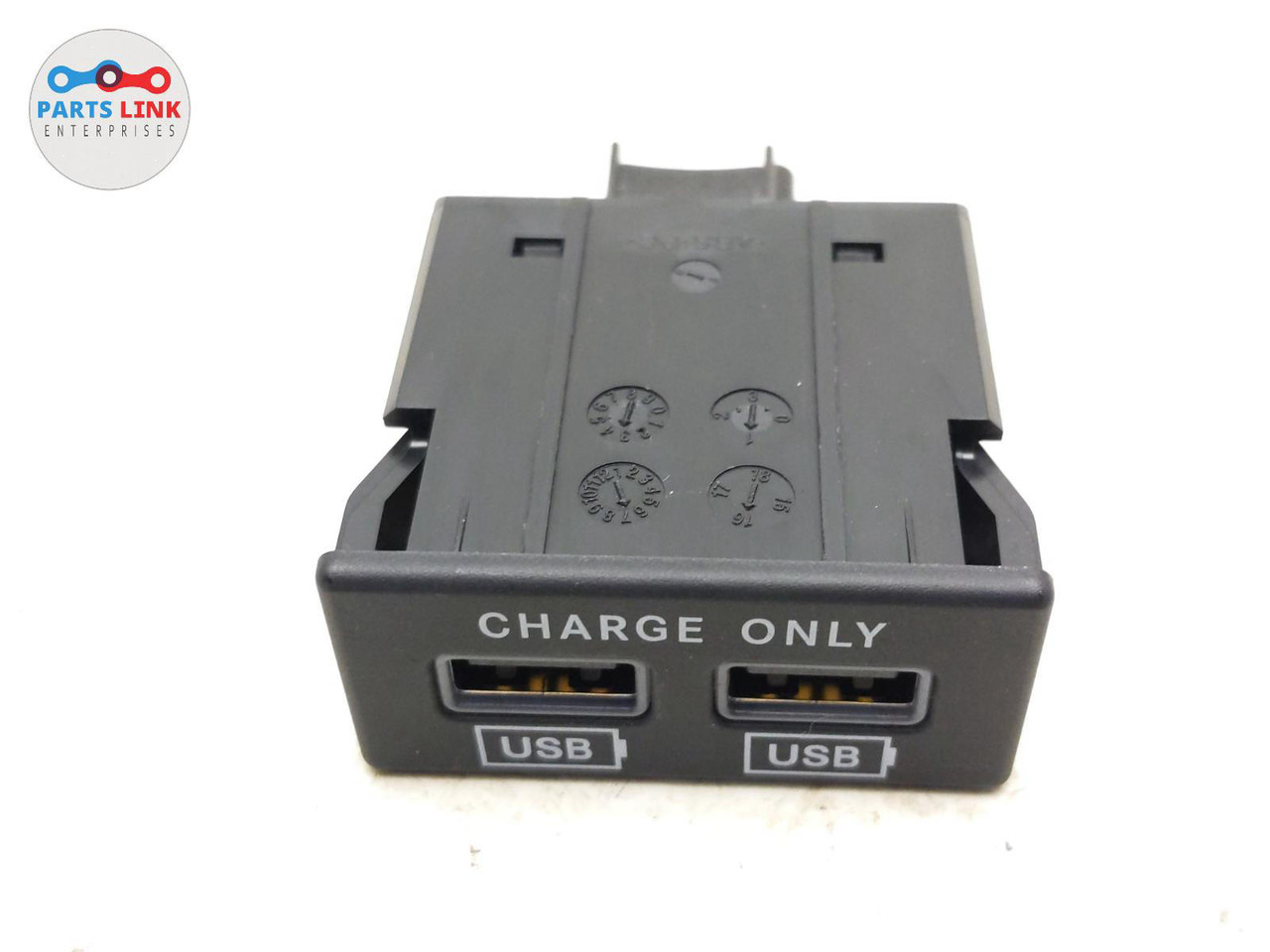 2017-2020 MASERATI LEVANTE GLOVEBOX CONSOLE CHARGE PORT USB SOCKET BANK ...