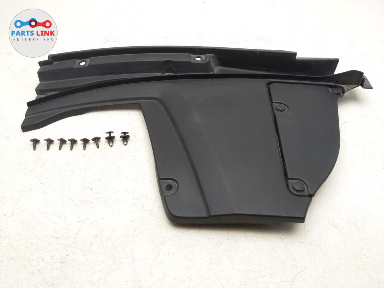 2017-20 MASERATI LEVANTE FRONT RIGHT APRON ENGINE BAY COWL TRIM SIDE ...