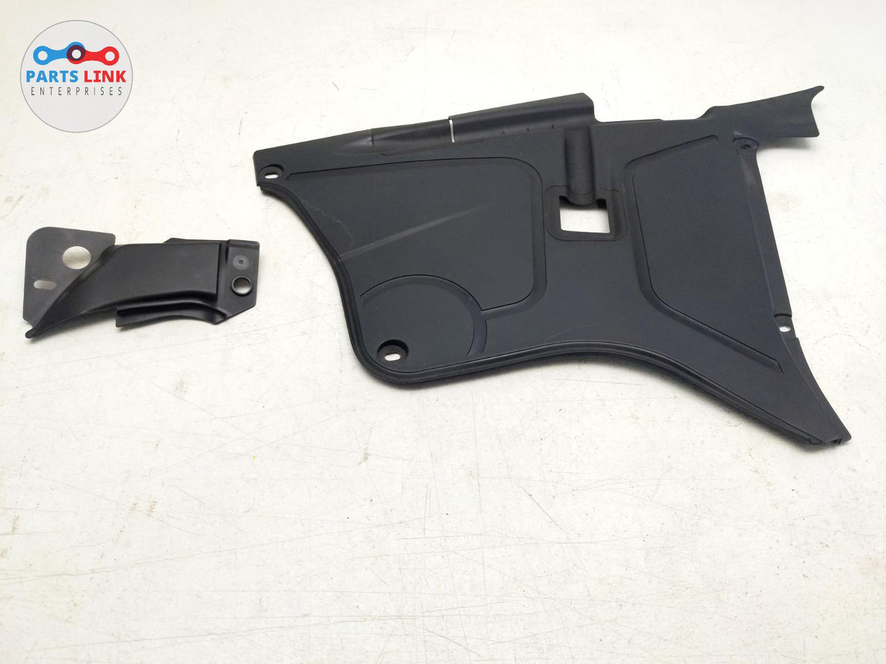 2014-2017 MERCEDES S550 REAR RIGHT OUTER ENGINE BAY TRIM COWL SIDE CAP ...