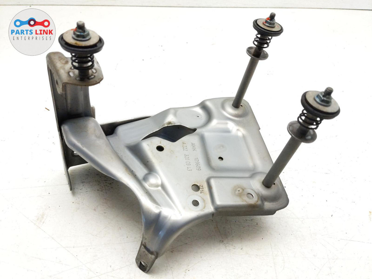 2014-17 MERCEDES S550 FRONT LEFT APRON MOUNT COMPRESSOR BRACKET SUPPORT ...