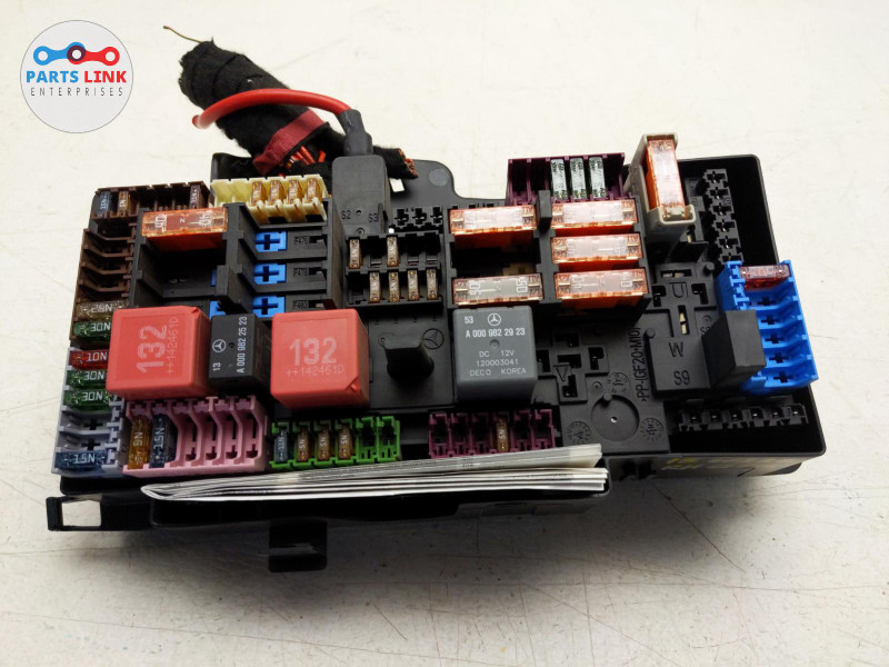 2014-2017 MERCEDES S550 REAR RIGHT FUSEBOX POWER RELAY BLOCK FUSE BOX ...