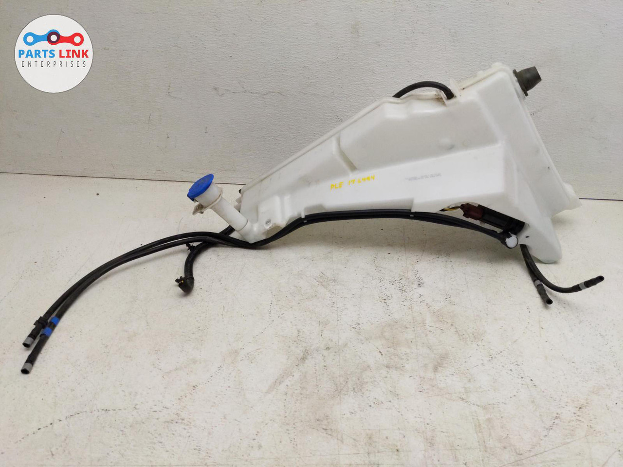 2016-19 RANGE ROVER SPORT WINDSHIELD WASHER BOTTLE TANK PUMP ASSEMBLY ...